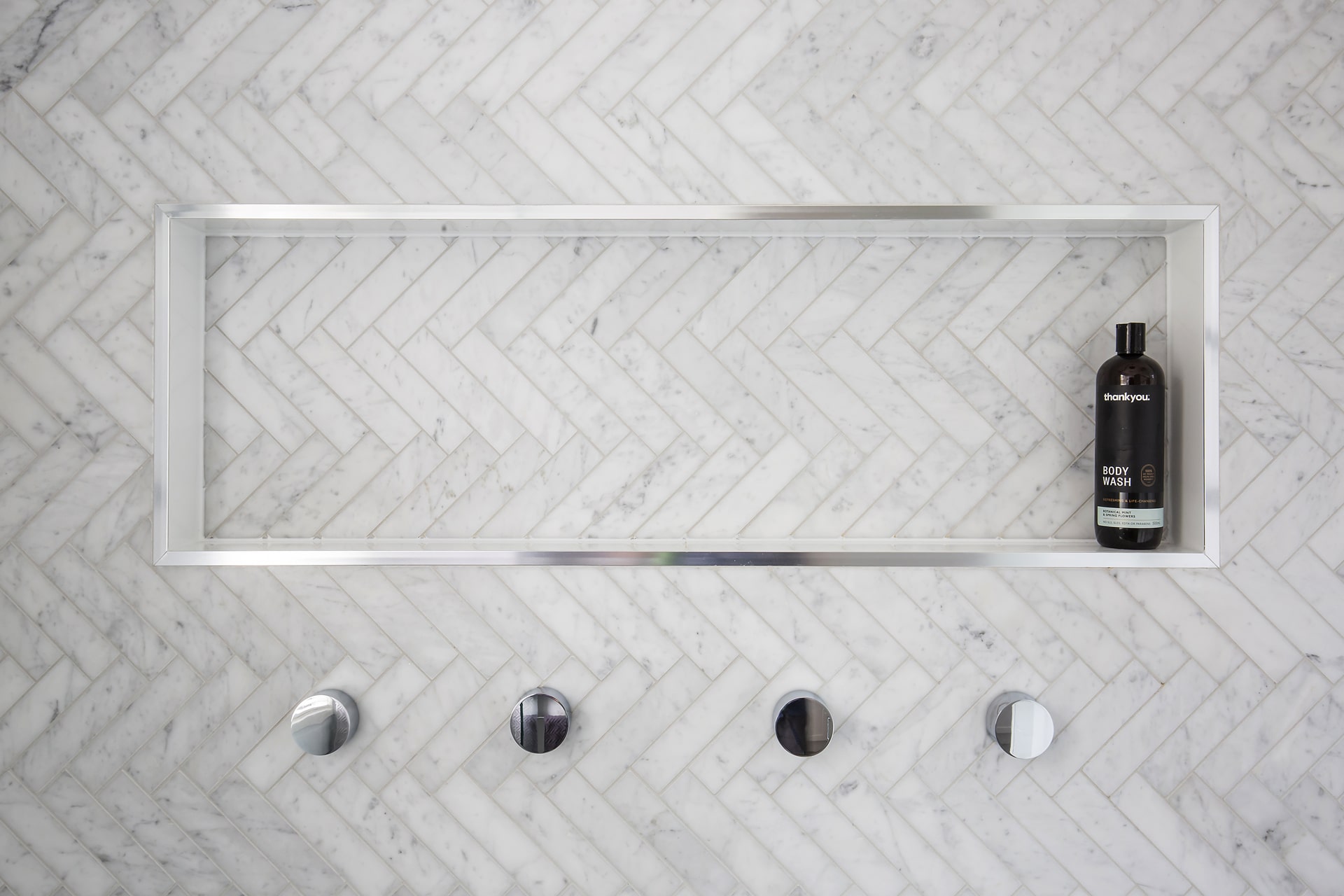 Surprise with Tiles in 2022 | Nouvelle Designer Kitchens